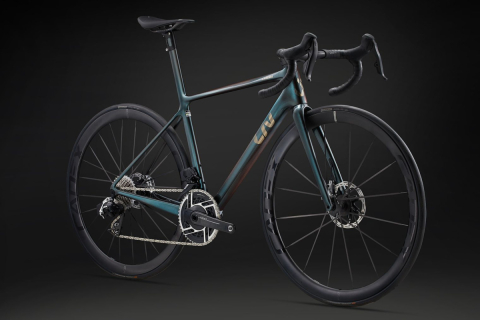 Liv LANGMA 女性向けオールラウンドレーサーがフルモデル Liv LANGMA 女性向けオールラウンドレーサーがフルモデル